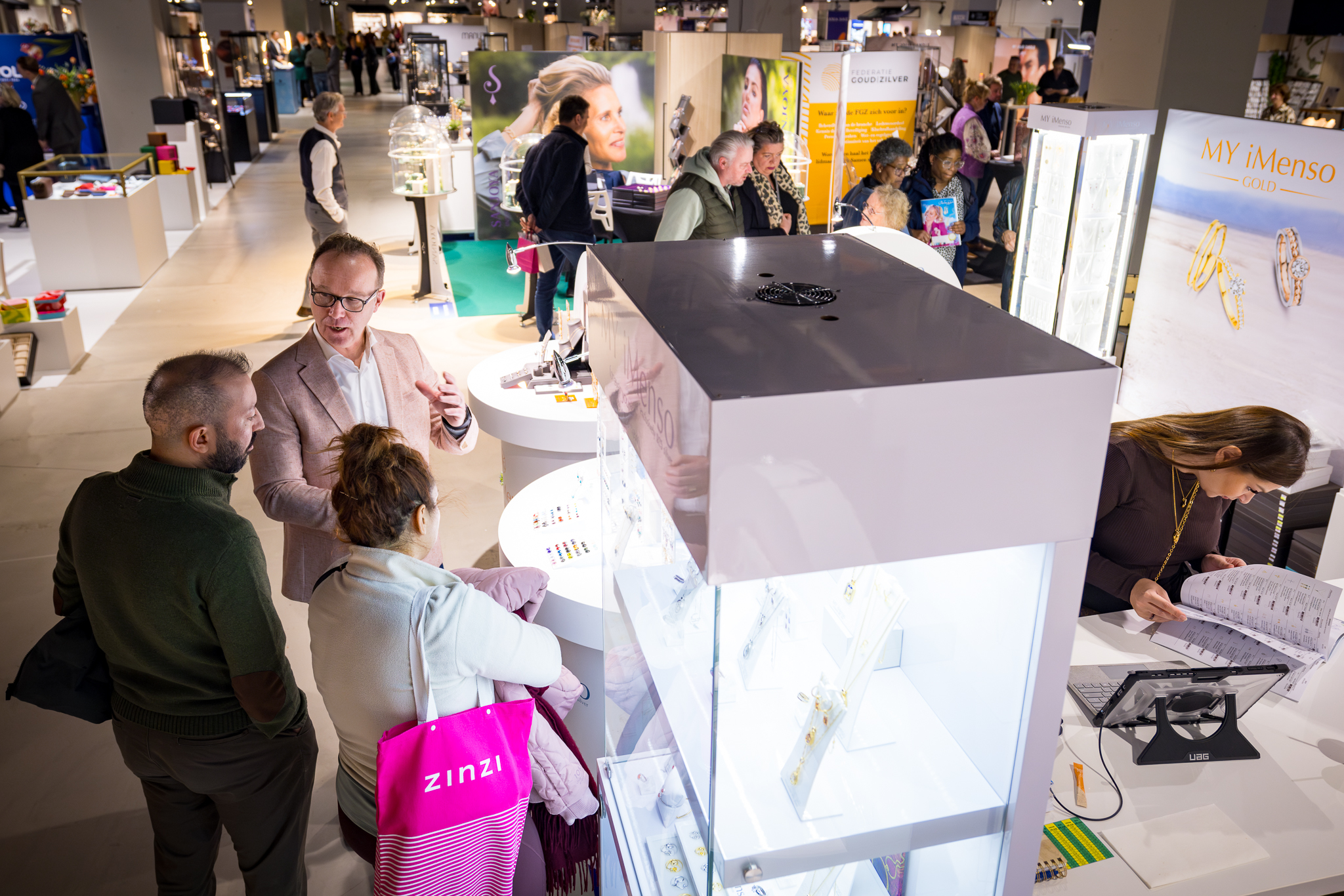 Jewels & Watches - Trade Mart Utrecht